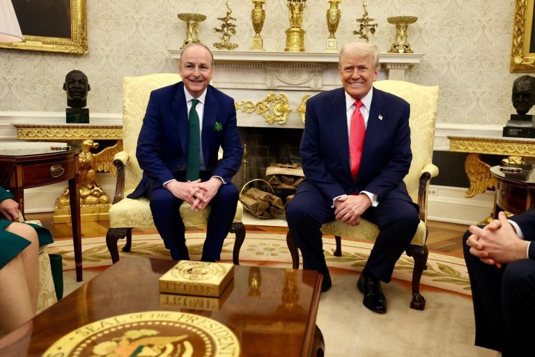Gold everywhere: Trump transforms the Oval Office into a gilded gallery ...