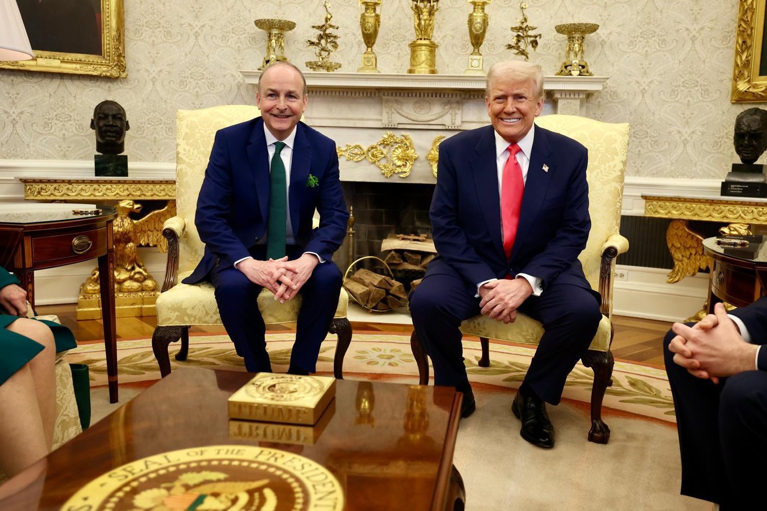 Gold everywhere: Trump transforms the Oval Office into a gilded gallery ...